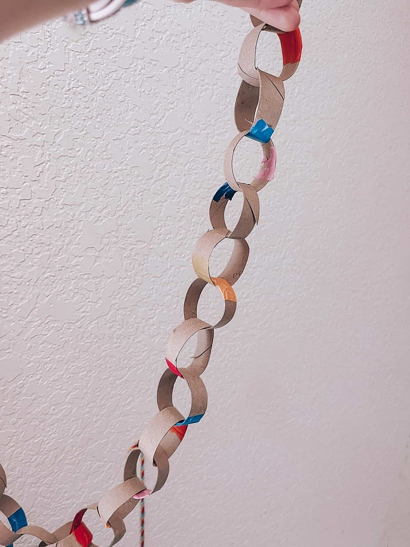 Paper Chain Countdown | SamBam in Mamaland